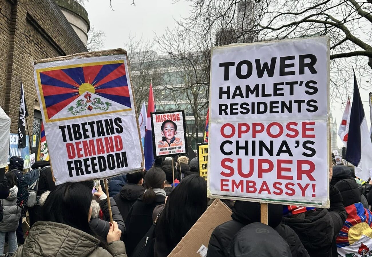 Thousands turn out to protest China’s UK super embassy - Free Tibet